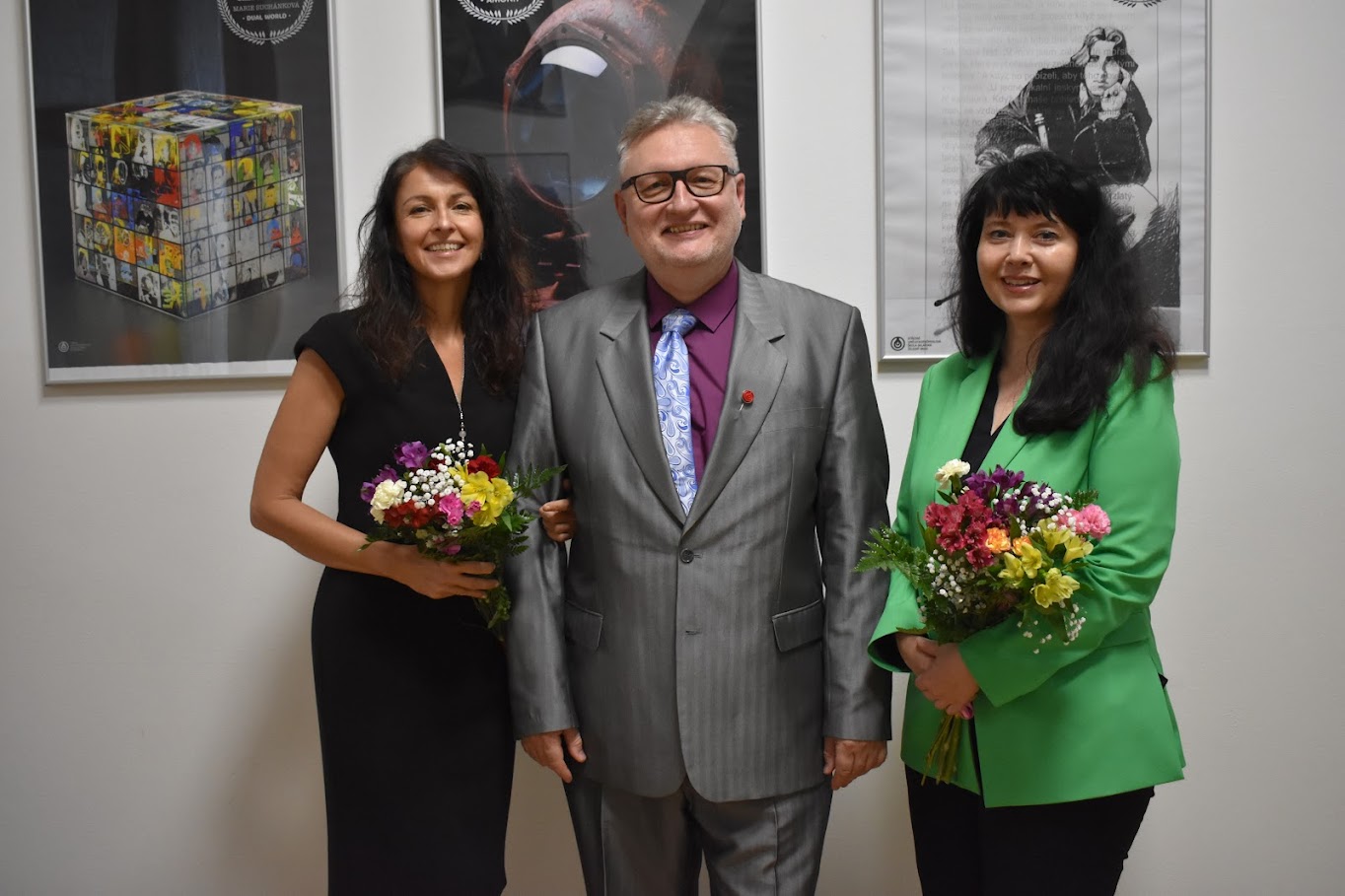 Inovativní panenky ze Železného Brodu: foukané sklo i obaly Plumpy’Nut ...